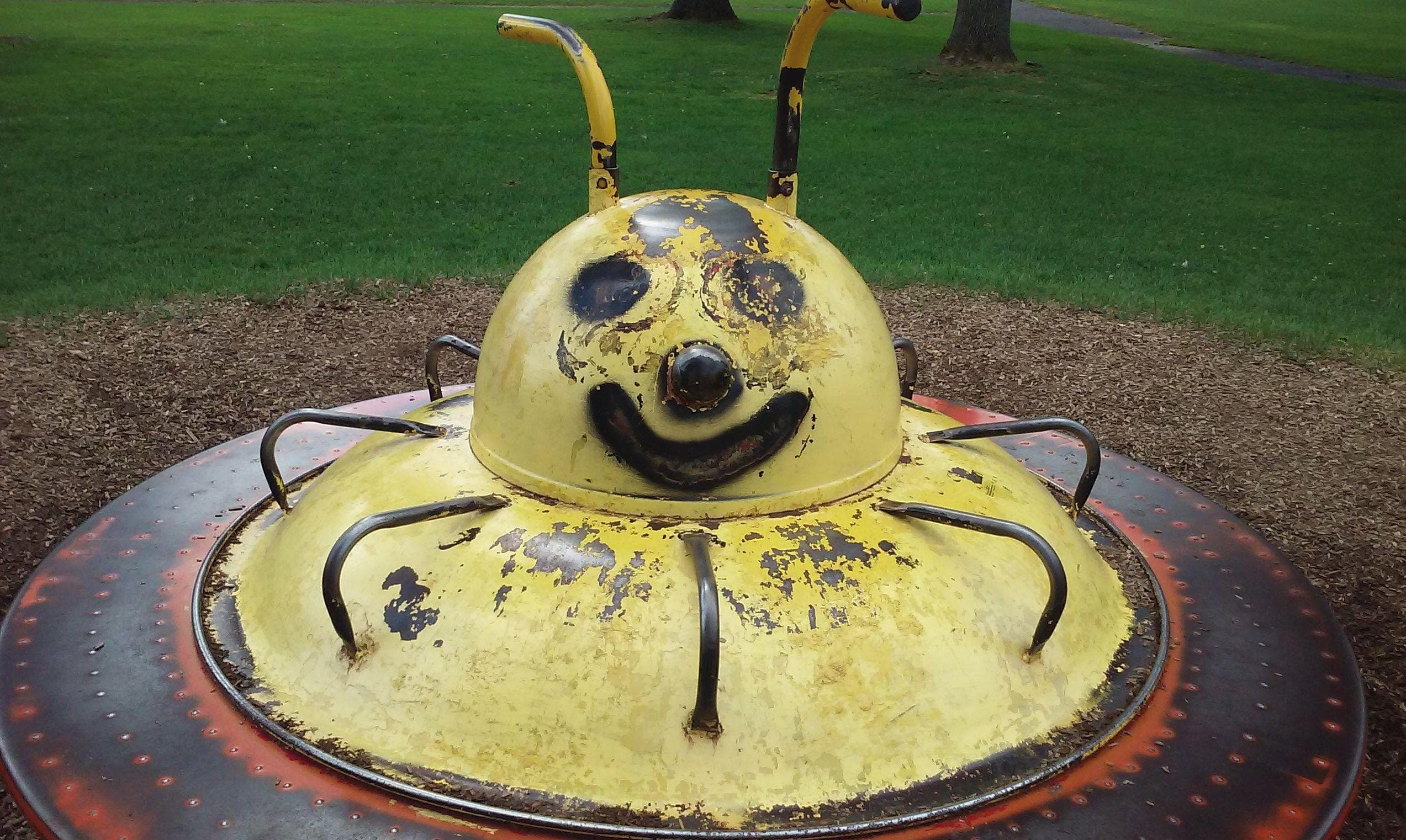 23 Creepy Pictures of Abandoned Playgrounds