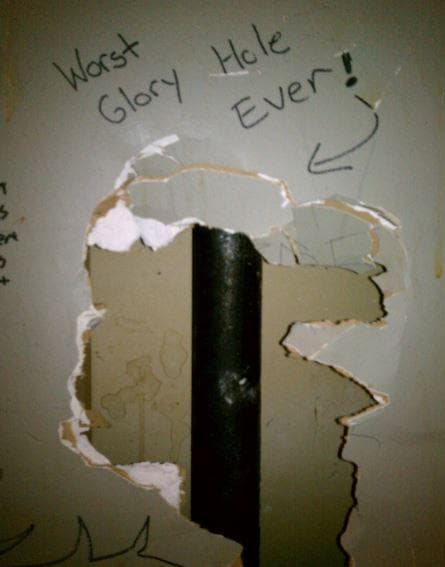 19 Examples of Dirty Bathroom Graffiti That Makes Pooping Fun