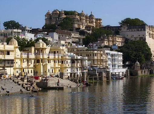 Super Interesting Traditions That Happen on The Ganges River