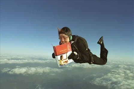 The 16 Funniest Skydiving Photos Ever Taken