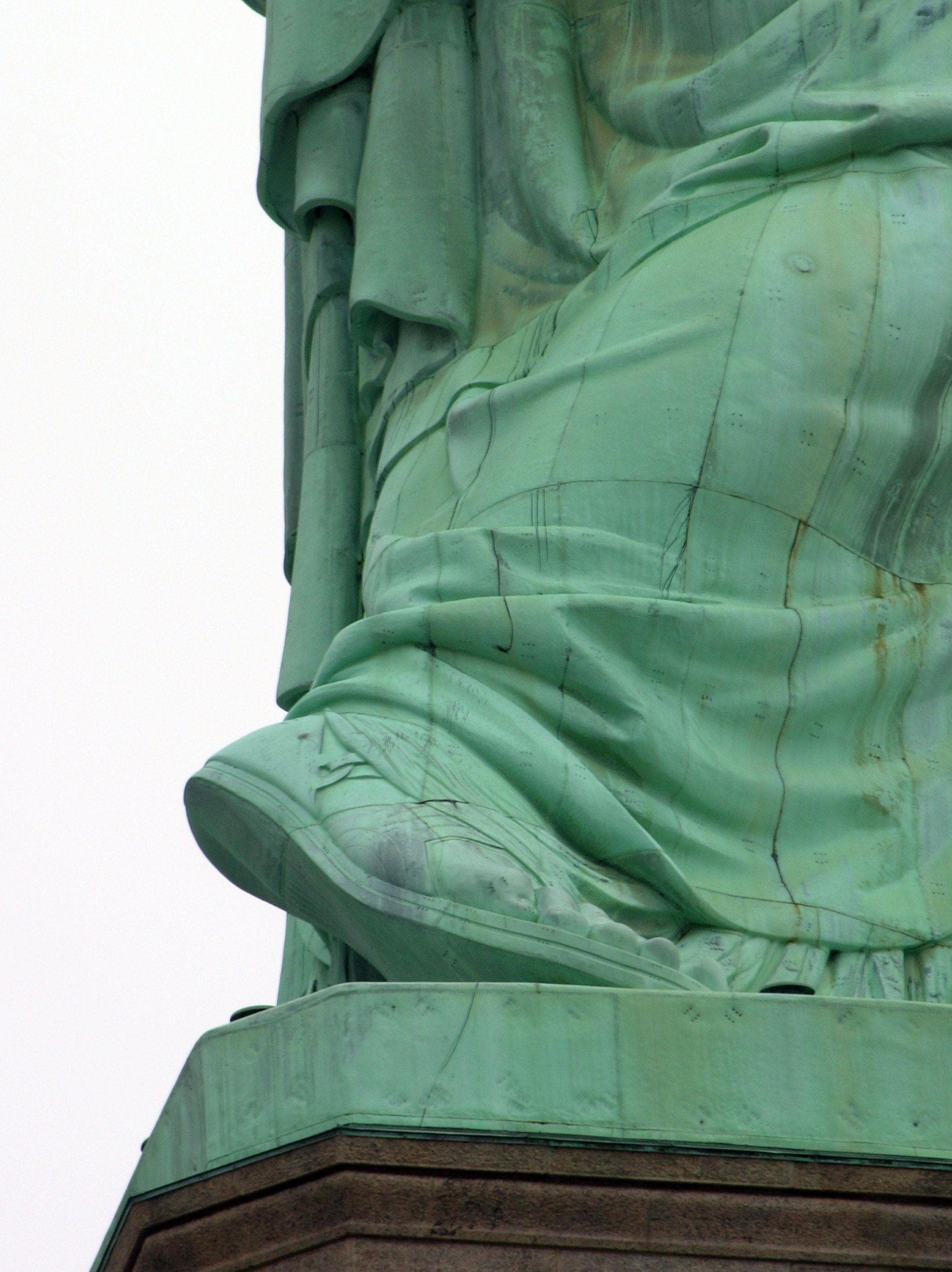 15 Statue of Liberty Symbols and Codes, Explained