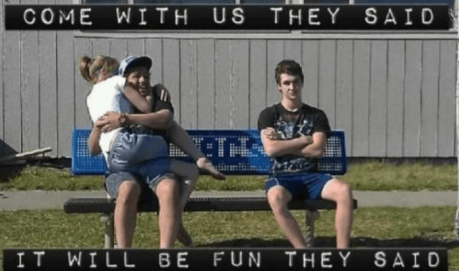 25 Funny Third Wheel Photos of People Who Are Forever Alone