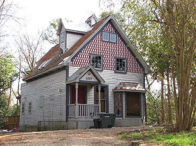 11 Absurdly Crazy Buildings Made from Trash and Recycled Materials