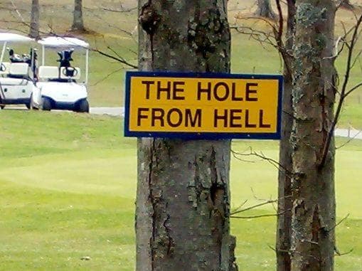 22 Funny Signs That Avid Golfers Will Appreciate