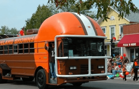 25 Perfect Examples of Tailgating Done Right