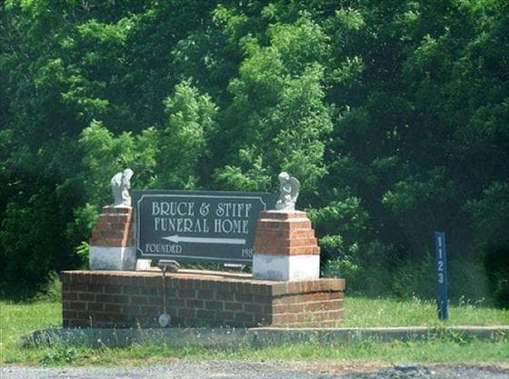 22 Morbidly Funny Funeral Home Signs