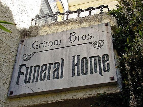 22 Morbidly Funny Funeral Home Signs