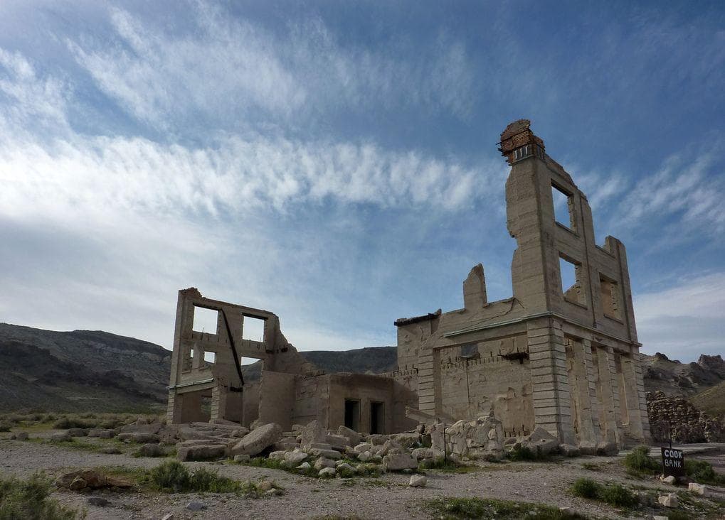 9 Mysterious and Frightening Stories About Death Valley