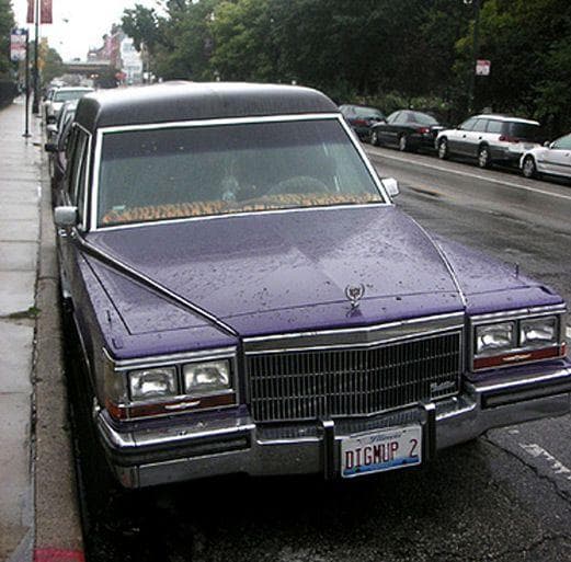 26 Funny Hearse License Plates That Are a Little Too Dark