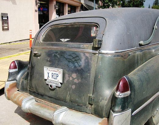 26 Funny Hearse License Plates That Are a Little Too Dark