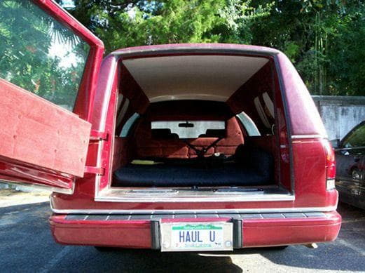 26 Funny Hearse License Plates That Are a Little Too Dark
