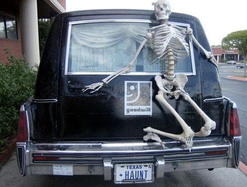 26 Funny Hearse License Plates That Are a Little Too Dark