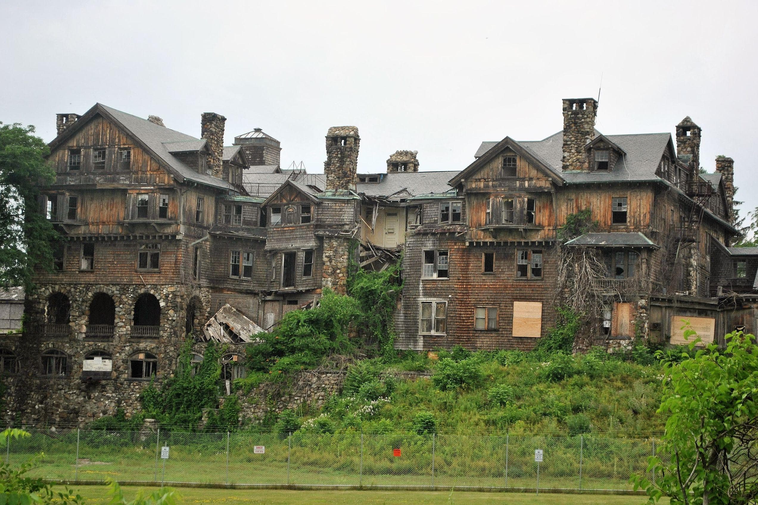 12 Creepy Abandoned Schools And Classrooms That Are Probably Haunted