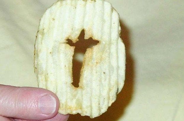 21 Times Potato Chips Weirdly Looked Like Other Things