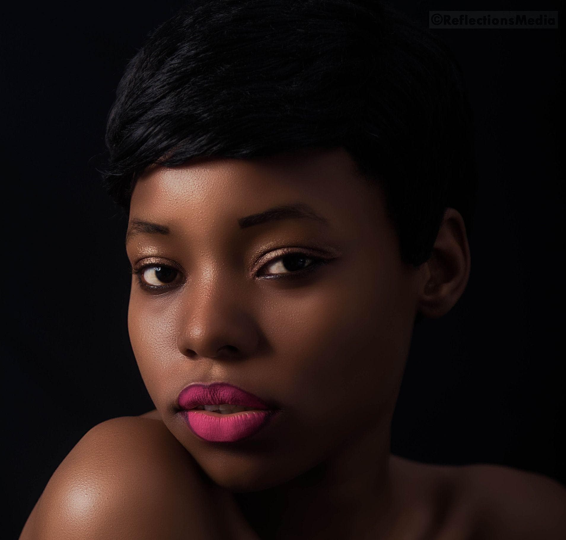 15 Unbelievable Tricks That Make Models Look Flawless During Shoots