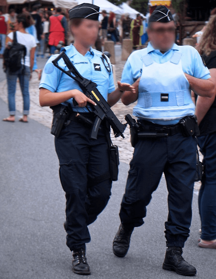 28 Photos of Police Uniforms From Around the World