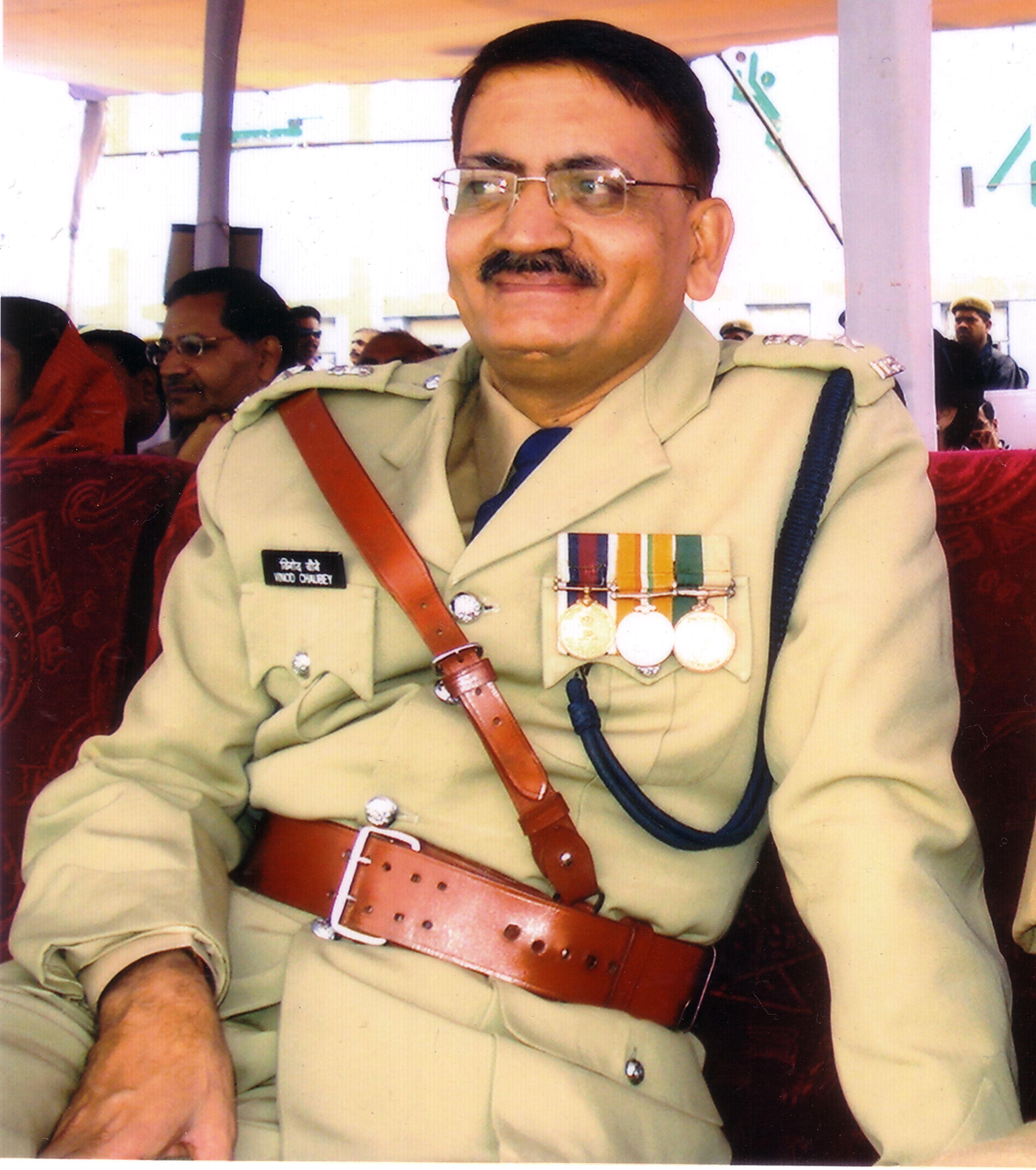 28 Photos of Police Uniforms From Around the World