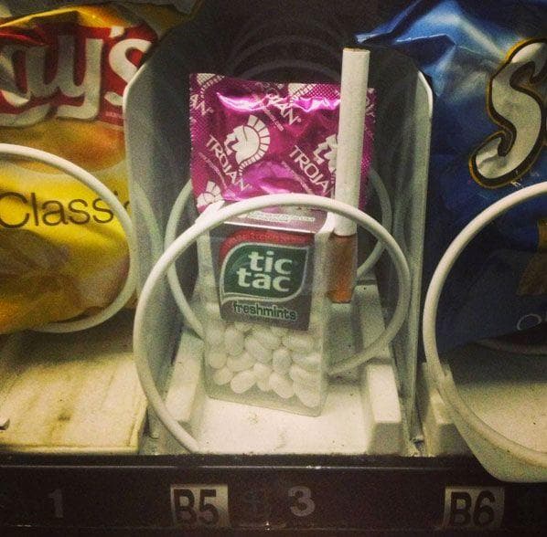 21 Funny Vending Machine Photos You Don't See Everyday