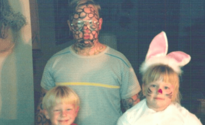 Very Awkward Halloween Family Photos
