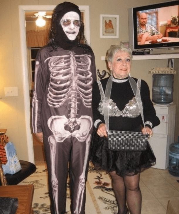 Very Awkward Halloween Family Photos