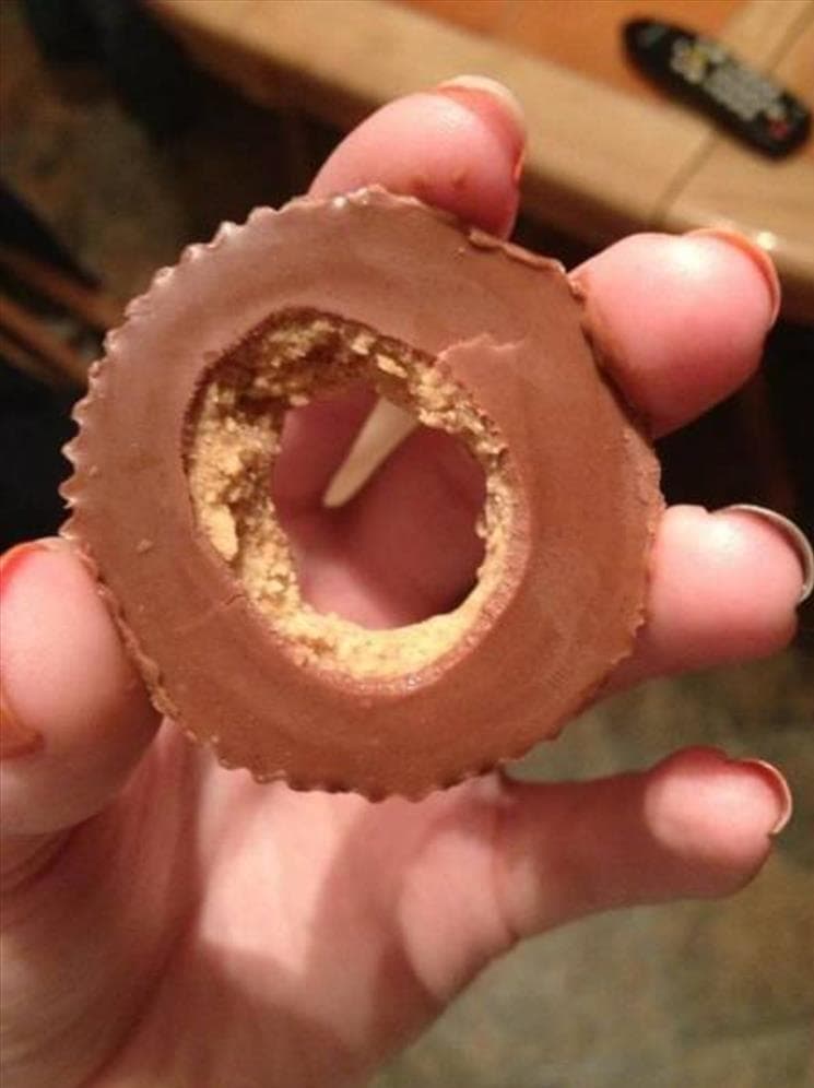 37 People Eating Food in a Weird Way (Photos)