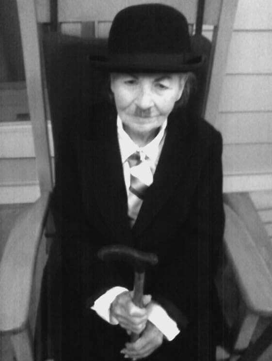 Hilariously Adorable Old People Halloween Costumes