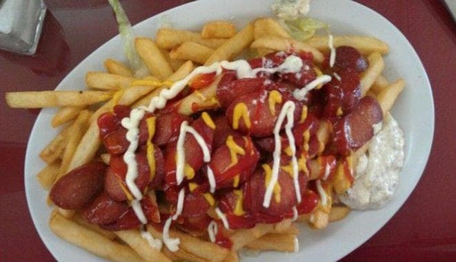 27 Mouth-Watering Pictures of Hot Dogs From Around the World