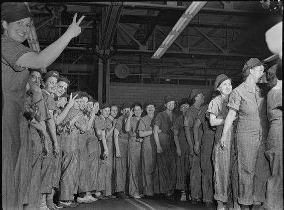Inspiring Photos of Women Working During the War Years