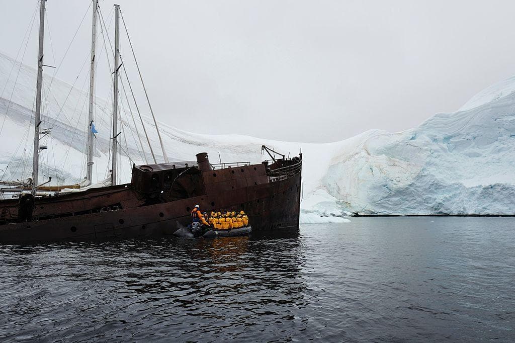 15 Creepy Old Shipwrecks That Were Found (Photos)
