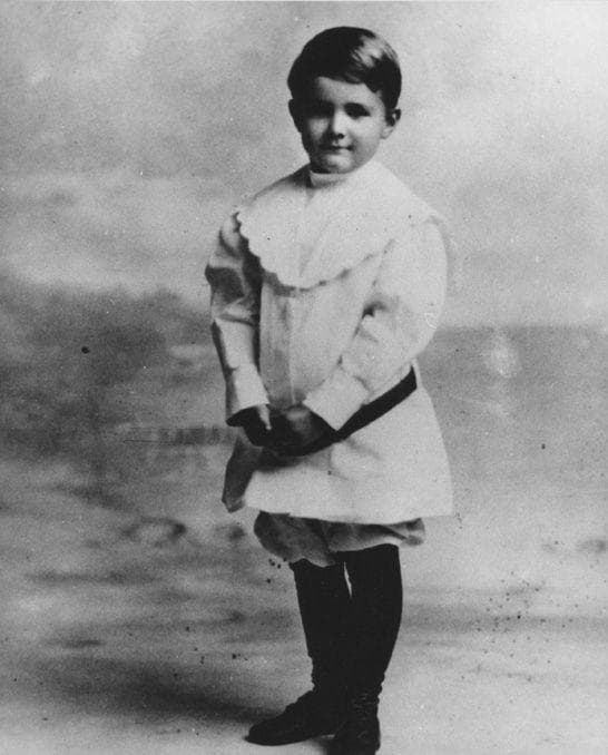 15 Gross and Shocking Facts About Howard Hughes's Many Obsessions