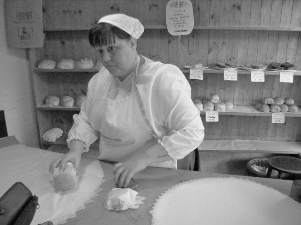 14 Extremely Bizarre Victorian Mourning Rituals For the Dead