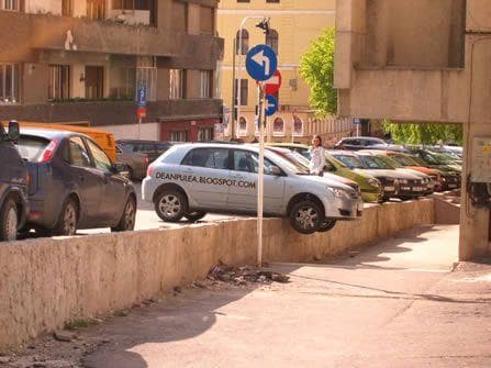 28 Infuriating Photos of Truly Terrible Parking Jobs