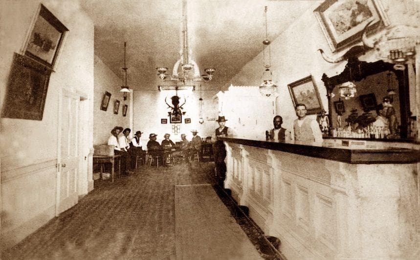 9 Historical Events That Took Place in Bars and Pubs