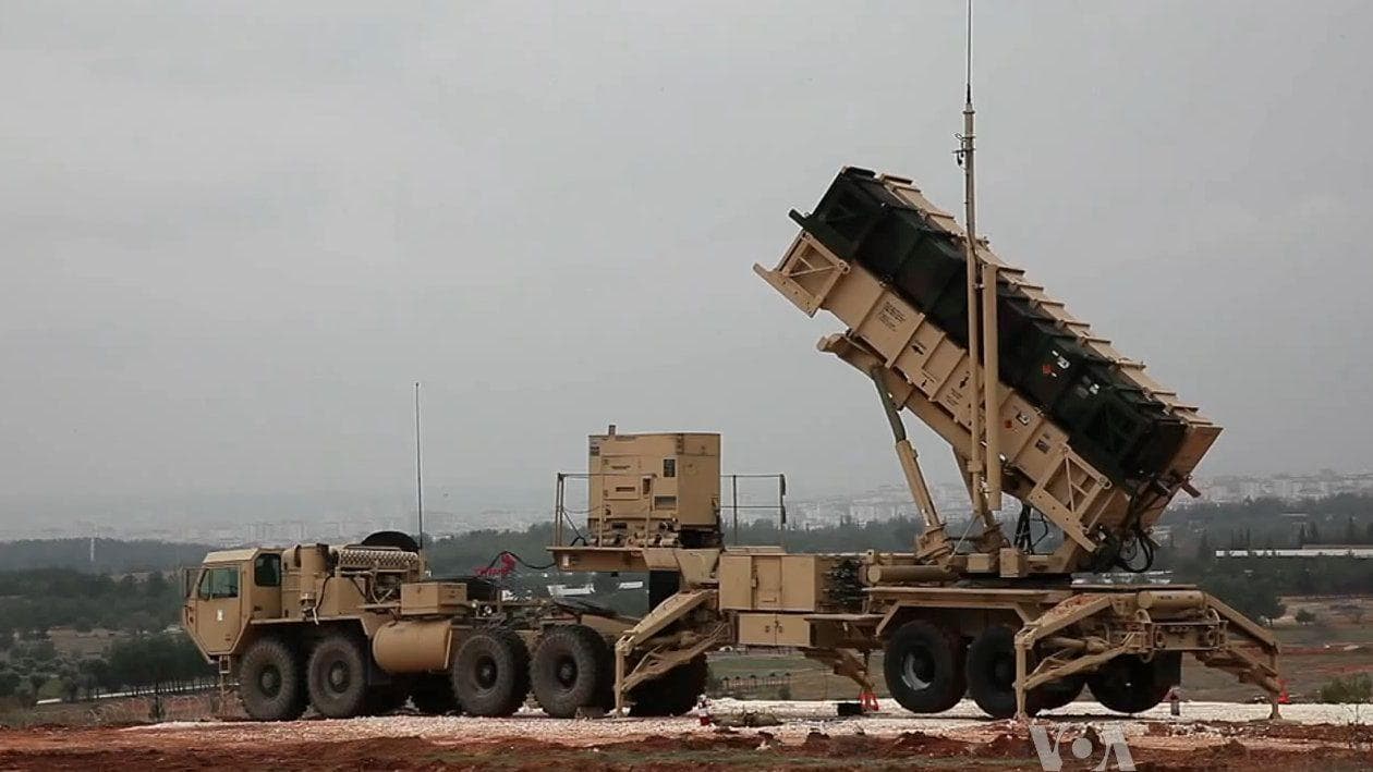 26 Striking Photos of Dangerous & Contested Borders Around the World