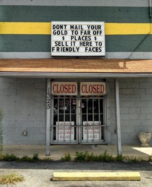 25 Hilarious Pawn Shop Signs That Are Actually Really Clever