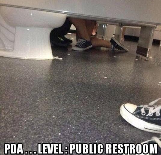 28 Hilarious Memes About PDA That Everyone Can Relate To