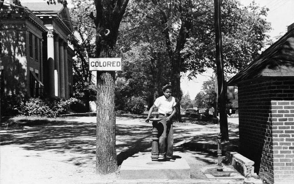 20 Sobering Photos of Segregation at Work in 20th Century America