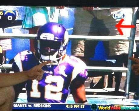 27 Hilarious NFL Freeze Frames You Can't Help But Laugh At