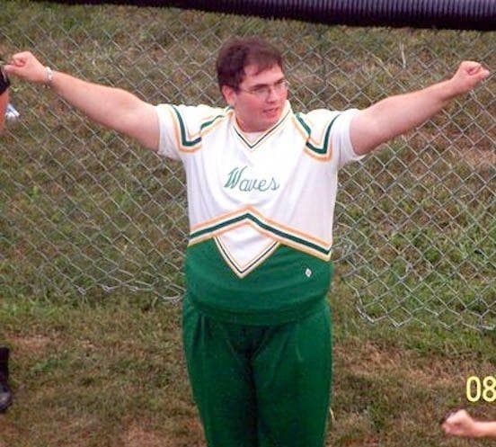 28 Hilarious Pictures of Male Cheerleaders