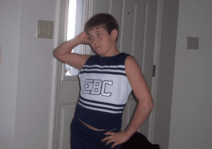 28 Hilarious Pictures of Male Cheerleaders