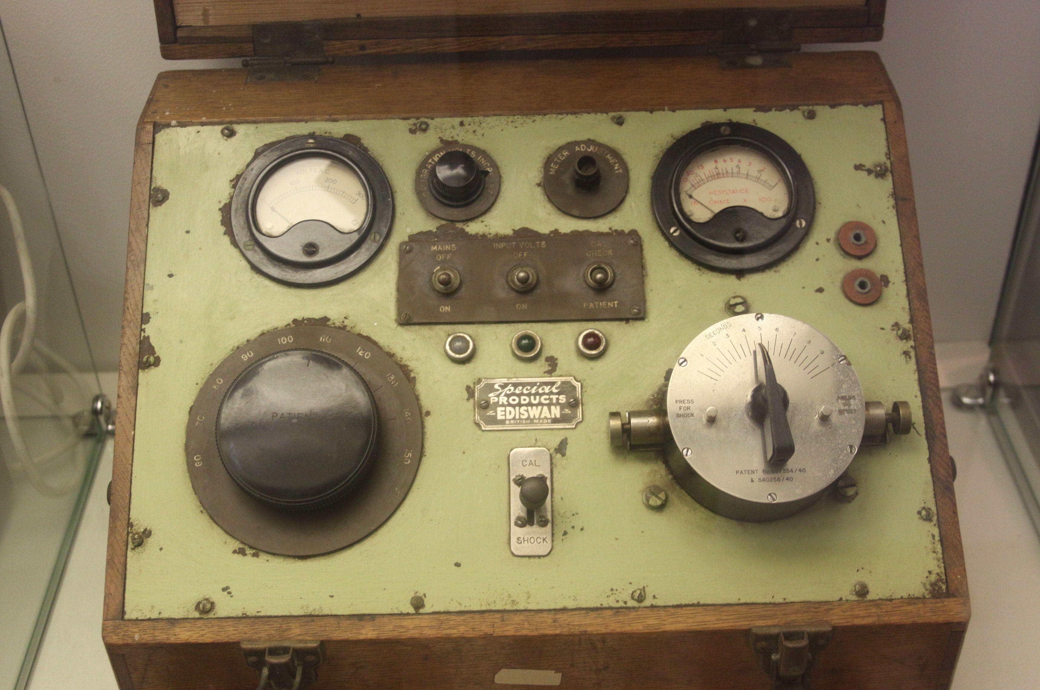 11 Morbid Historical Facts About Electroconvulsive Therapy