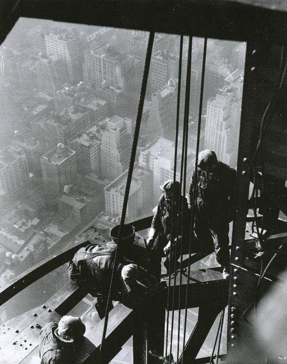 23 Stunning Photos of the Empire State Building Under Construction