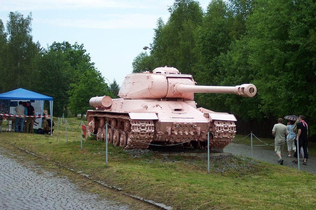 24 Historical Photos Of the Soviet Union's Fall