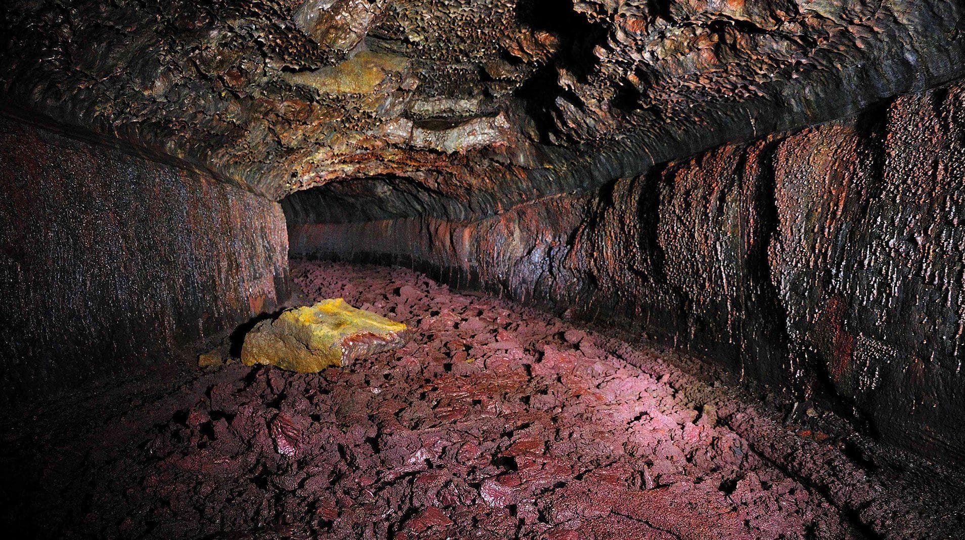 20 Beyond Creepy Cave Photos That Will Trigger Your Speluncaphobia