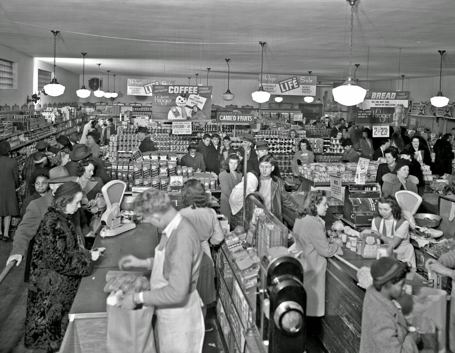 Random Vintage Photos Of Grocery Stores That Are Beyond Fascinating ...