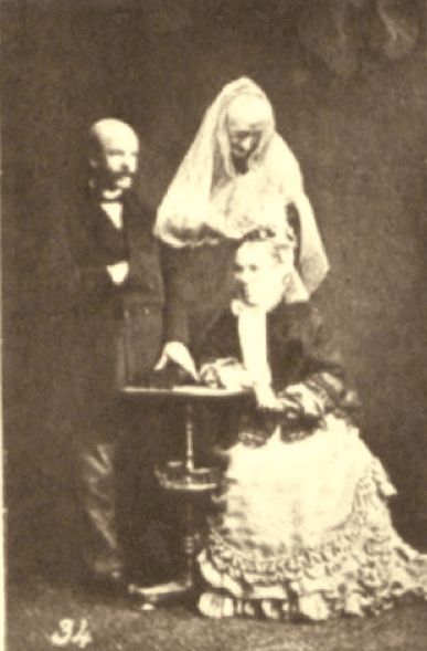 17 Creepy Examples of Victorian Spirit Photography