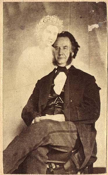 17 Creepy Examples of Victorian Spirit Photography