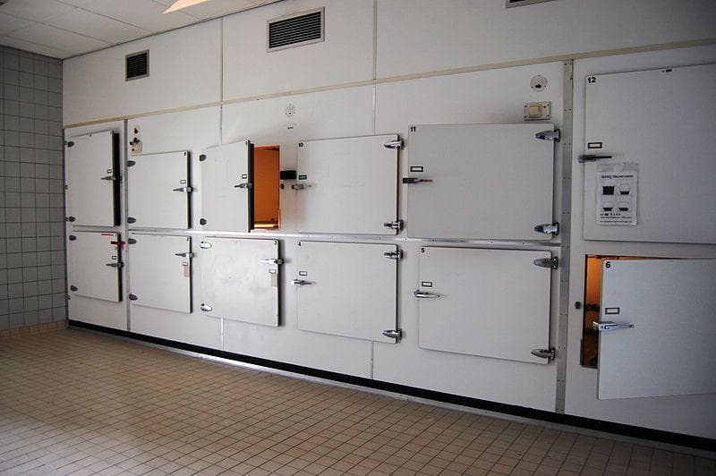 16 Horrifying Stories of People Who Woke Up In A Morgue