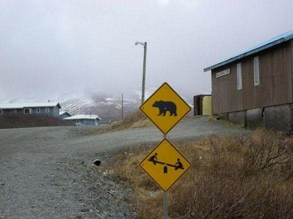 24 Foreign Road Signs That Make Absolutely No Sense
