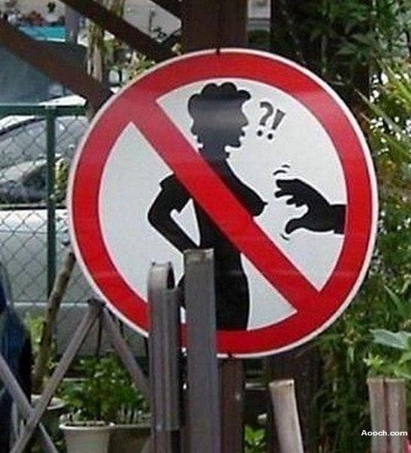 24 Foreign Road Signs That Make Absolutely No Sense